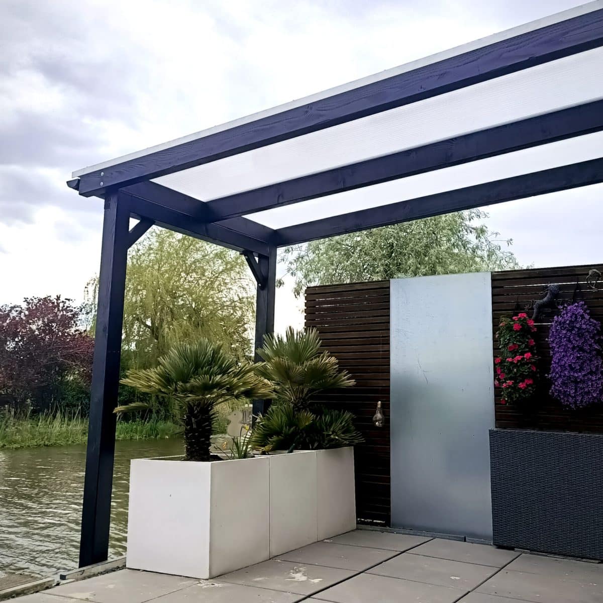 Timmerbedrijf Ellenbroek Emmen - Overkapping op maat gemaakt.